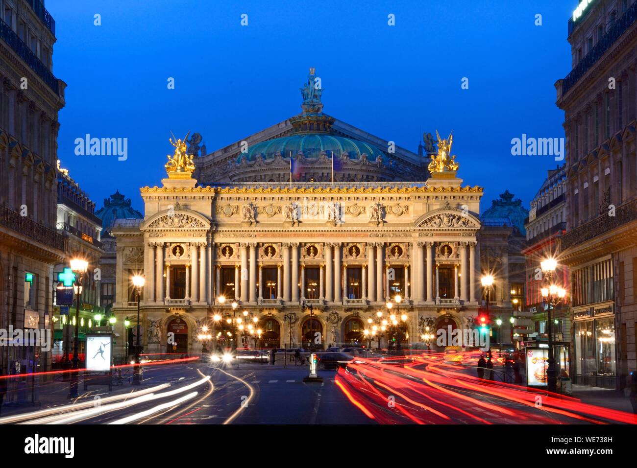Opernhaus fassade -Fotos und -Bildmaterial in hoher Auflösung – Alamy