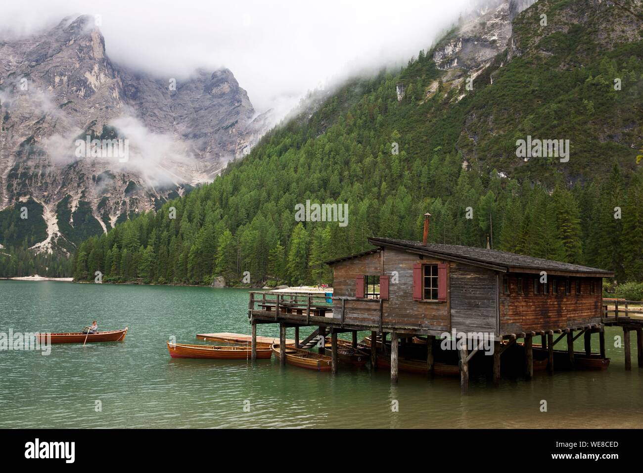 Haus auf stelzen im berg -Fotos und -Bildmaterial in hoher Auflösung ...