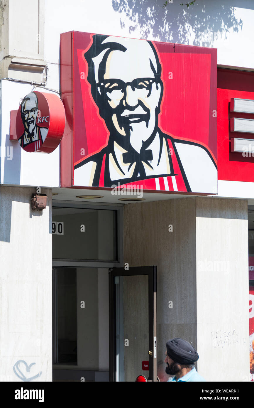 Kentucky fried chicken outlet -Fotos und -Bildmaterial in hoher ...