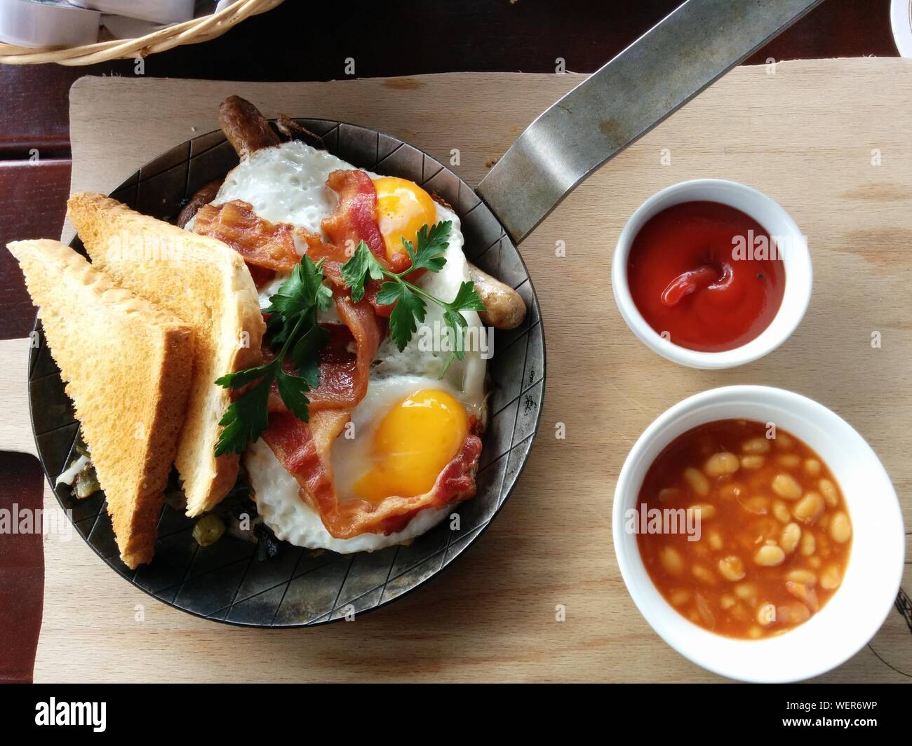 Fried breakfast -Fotos und -Bildmaterial in hoher Auflösung – Alamy