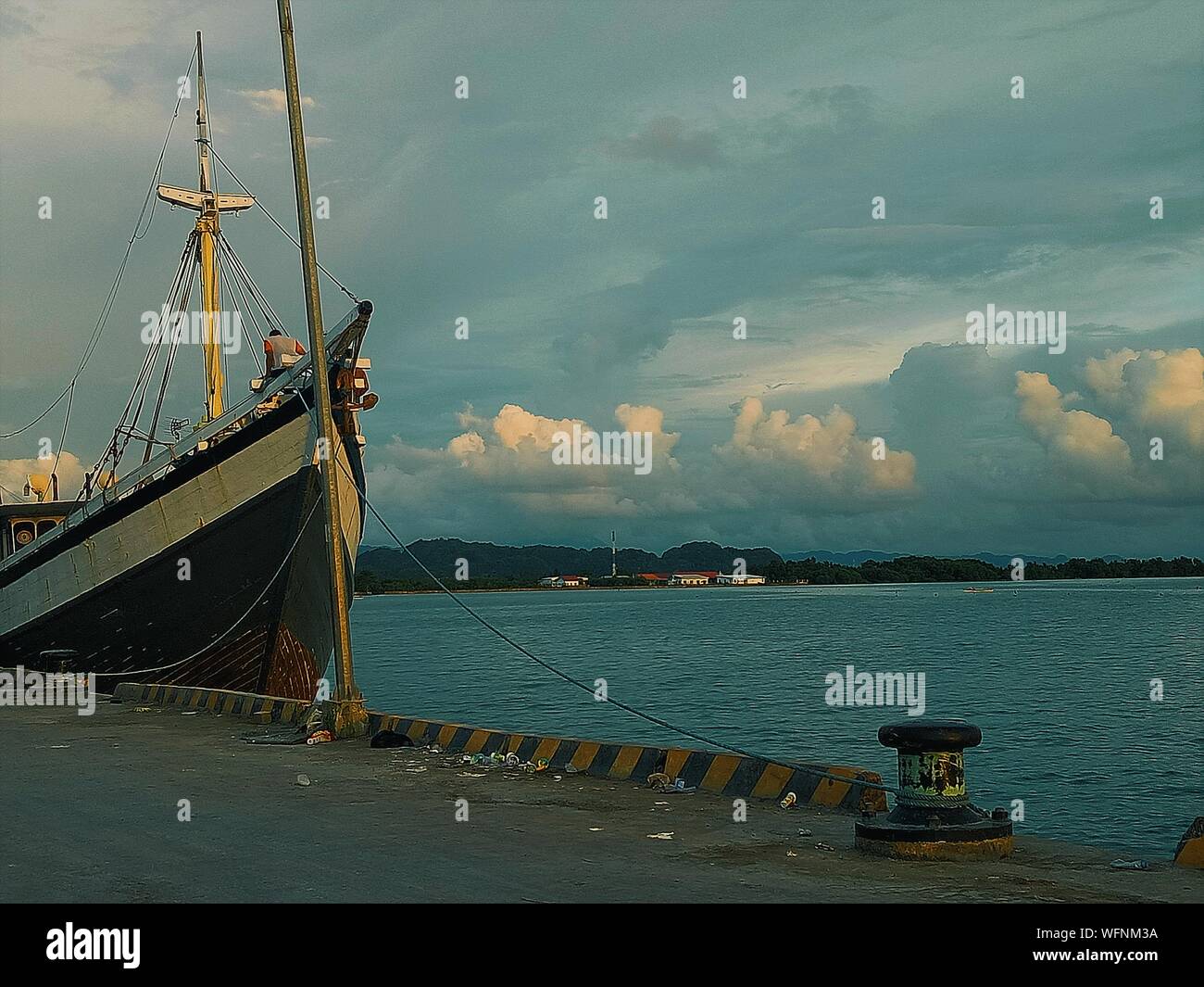 Indonesien segelboot -Fotos und -Bildmaterial in hoher Auflösung – Alamy