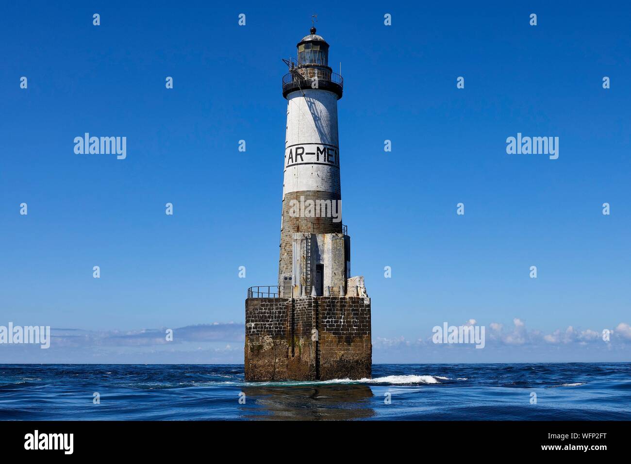 France finistere ar men lighthouse -Fotos und -Bildmaterial in hoher ...