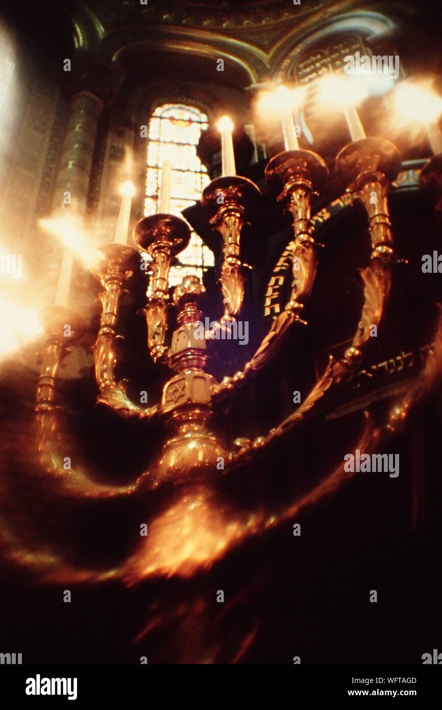 Burning synagogue -Fotos und -Bildmaterial in hoher Auflösung – Alamy