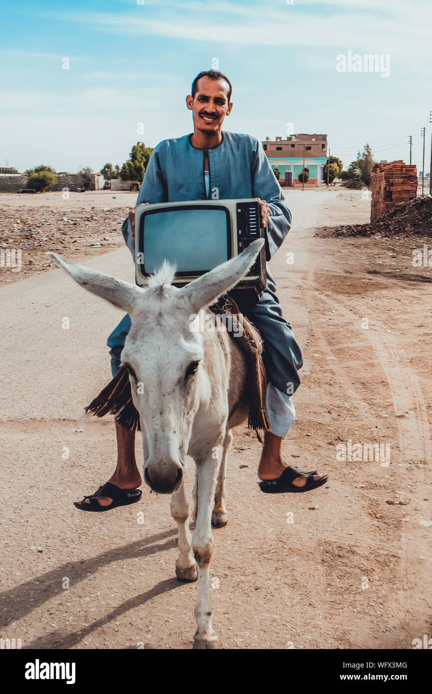 Auf dem esel -Fotos und -Bildmaterial in hoher Auflösung – Alamy