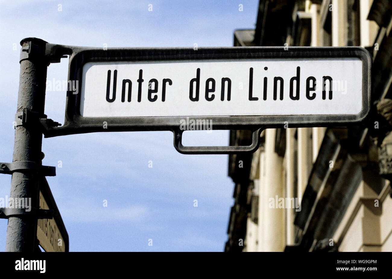 Straßenschild berlin -Fotos und -Bildmaterial in hoher Auflösung – Alamy