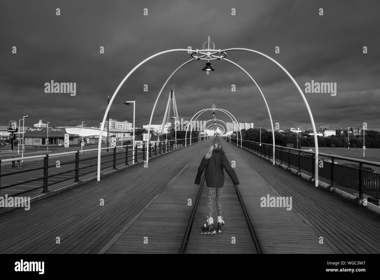 Inliner Fahren Stockfotos und -bilder Kaufen - Alamy