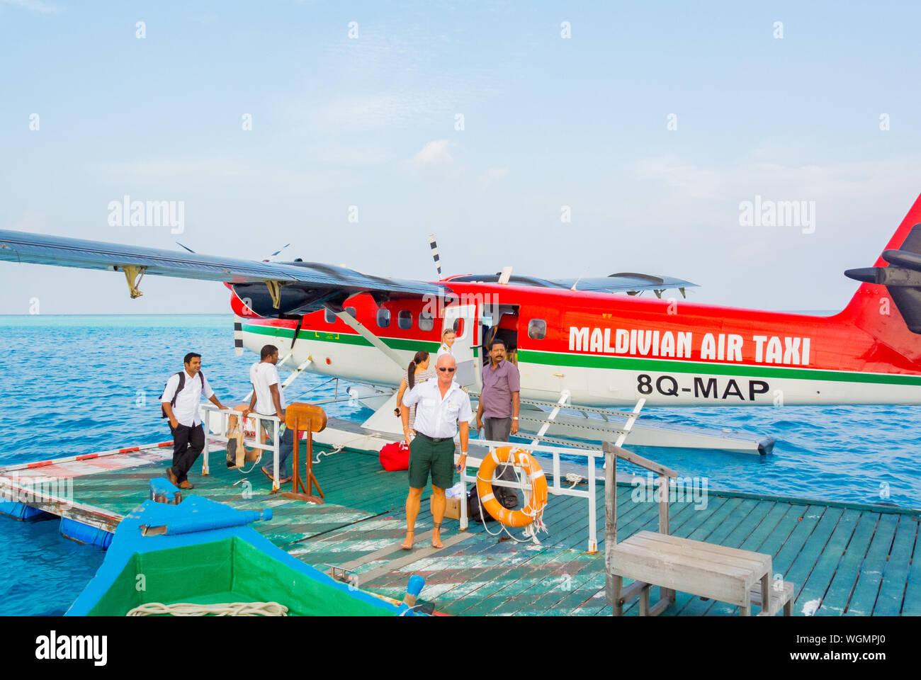 Maldivian air taxi seaplane maldives -Fotos und -Bildmaterial in hoher ...