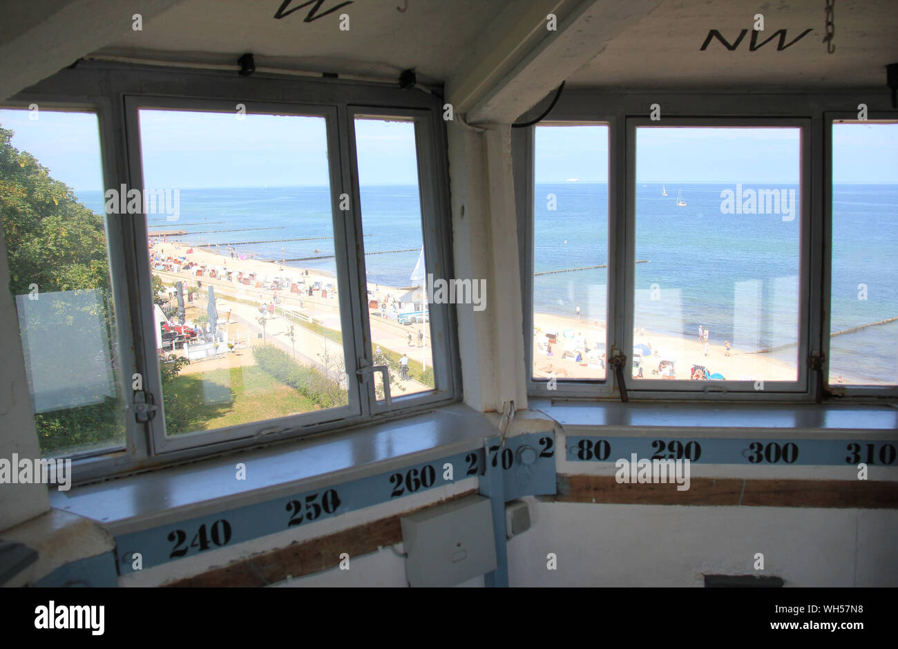 Die Ostsee Grenze Turm Typ BT11 in Kühlungsborn, errichtet im Jahr 1973 ...