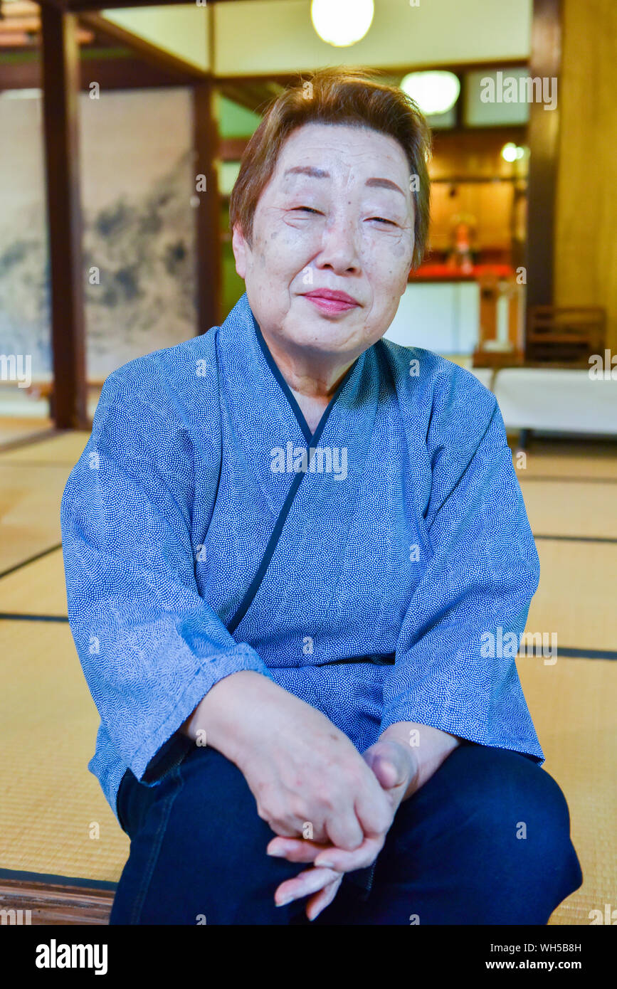 Japanische dame -Fotos und -Bildmaterial in hoher Auflösung – Alamy