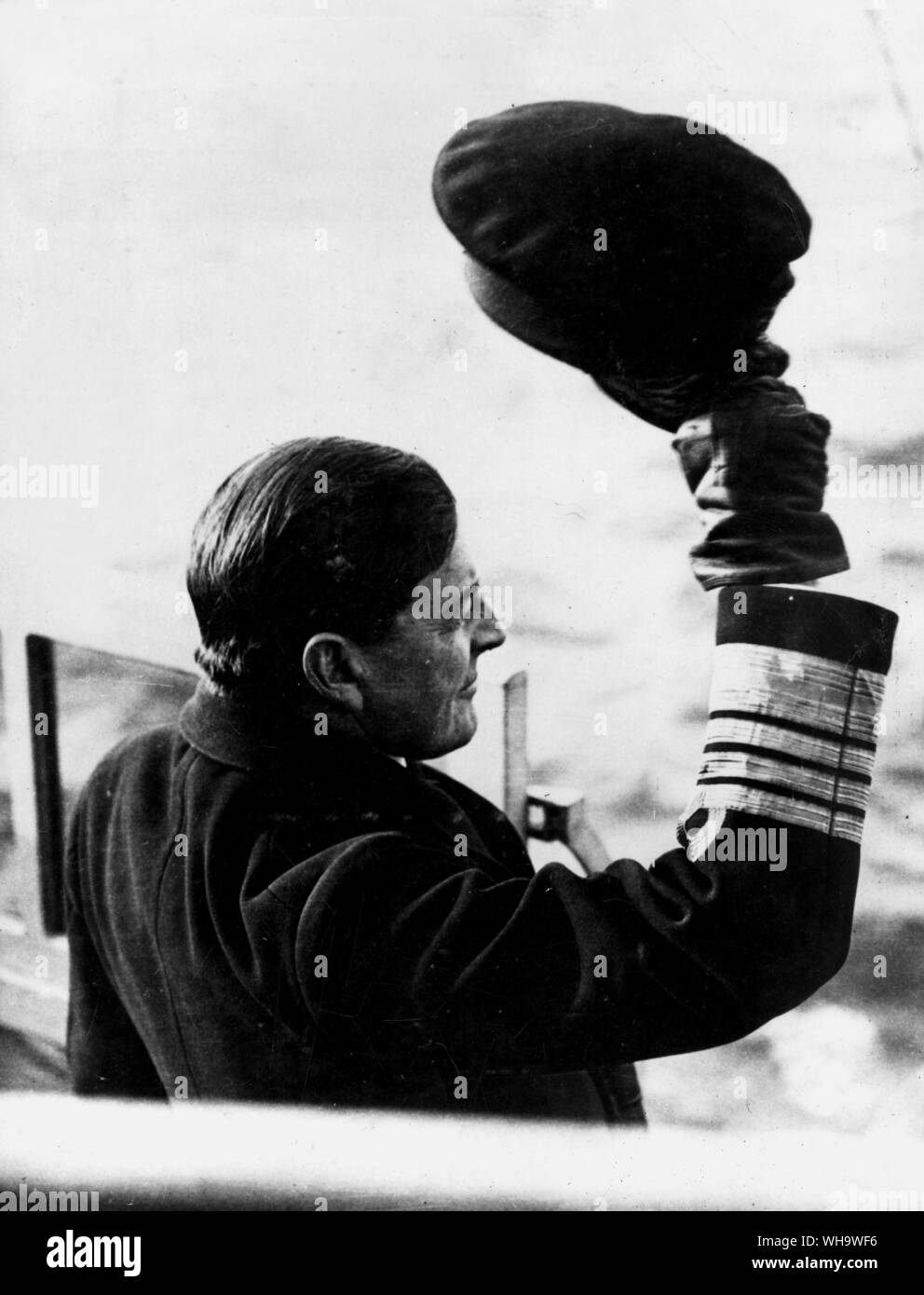 WW1/Admiral Beatty erkennt Cheers der 1. Schlacht Kreuzer Geschwader ...