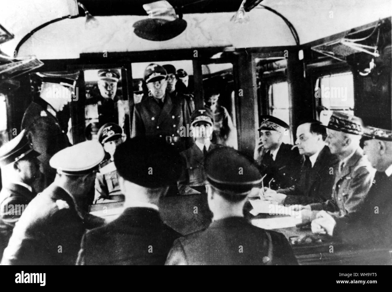 Kapitulation frankreich 1940 -Fotos und -Bildmaterial in hoher ...