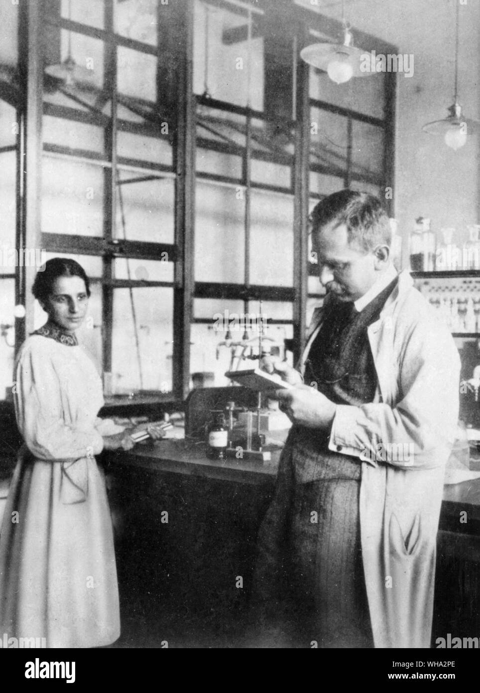 Otto hahn und lise meitner -Fotos und -Bildmaterial in hoher Auflösung ...