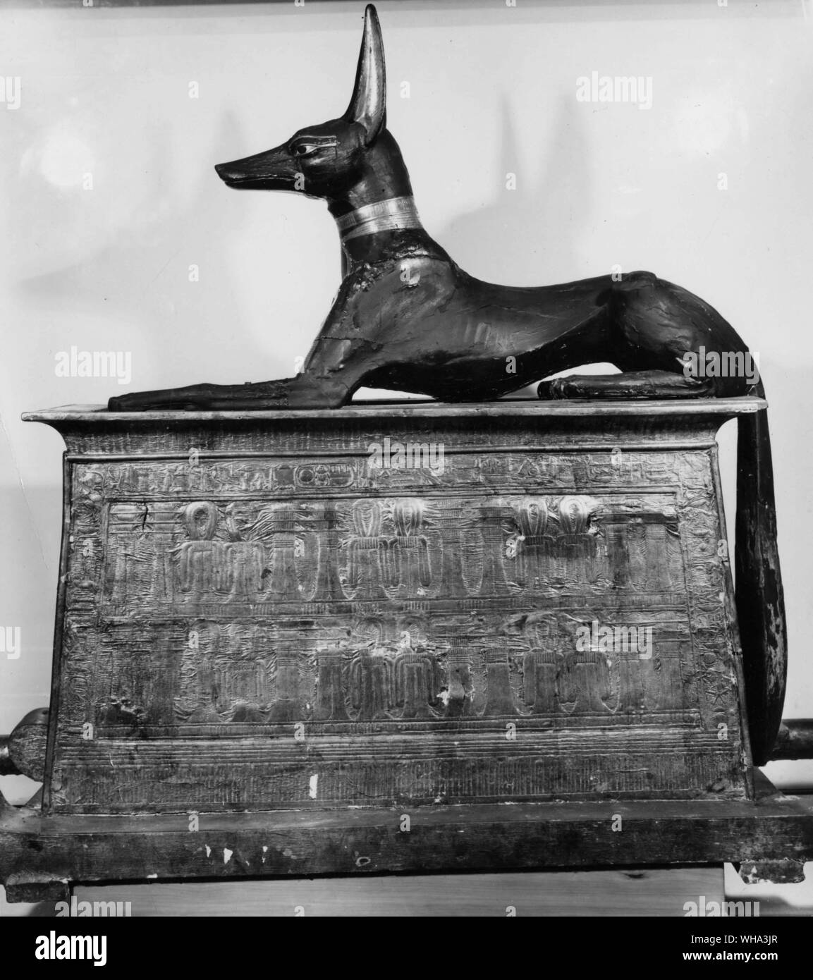 Tutankhamens grab statue anubis schakal gott -Fotos und -Bildmaterial ...