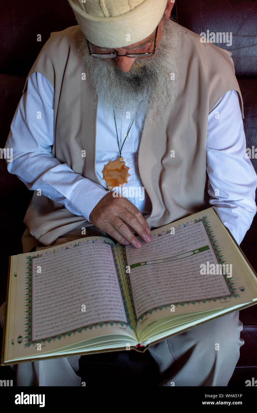 Baba Mumin Lama, Koran lesen, Bektachi (BEKTASCHI) Tekke in Gjakove ...