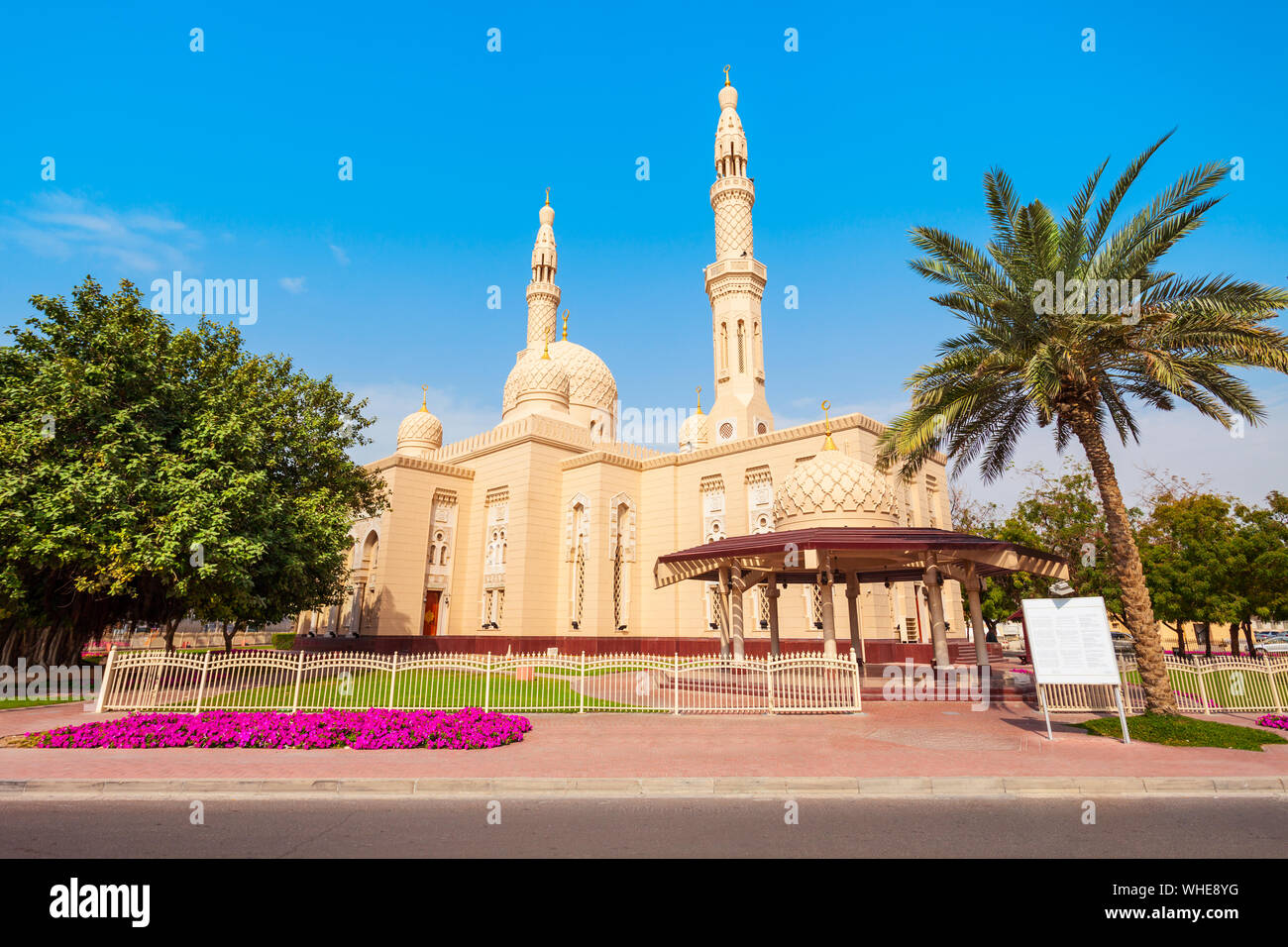 Jumeirah Moschee ist einer der wichtigsten Moschee in der Stadt Dubai ...