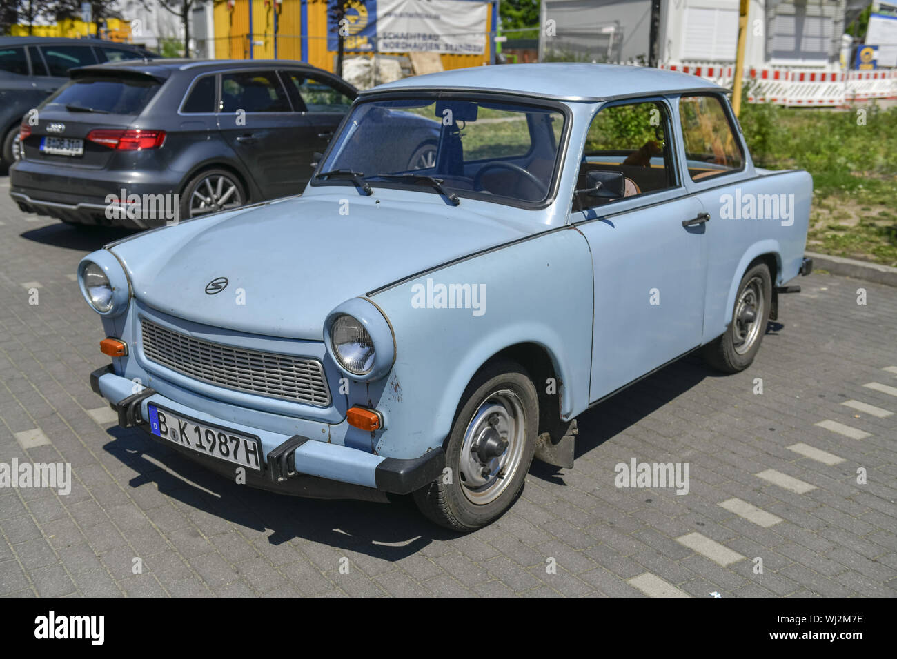 Trabant trabbi trabi -Fotos und -Bildmaterial in hoher Auflösung ...