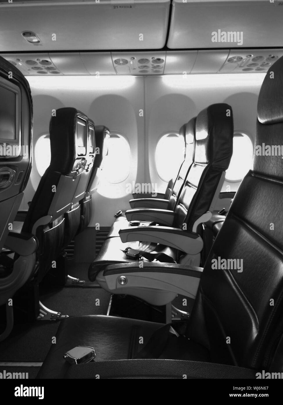 Seats airplane -Fotos und -Bildmaterial in hoher Auflösung – Alamy