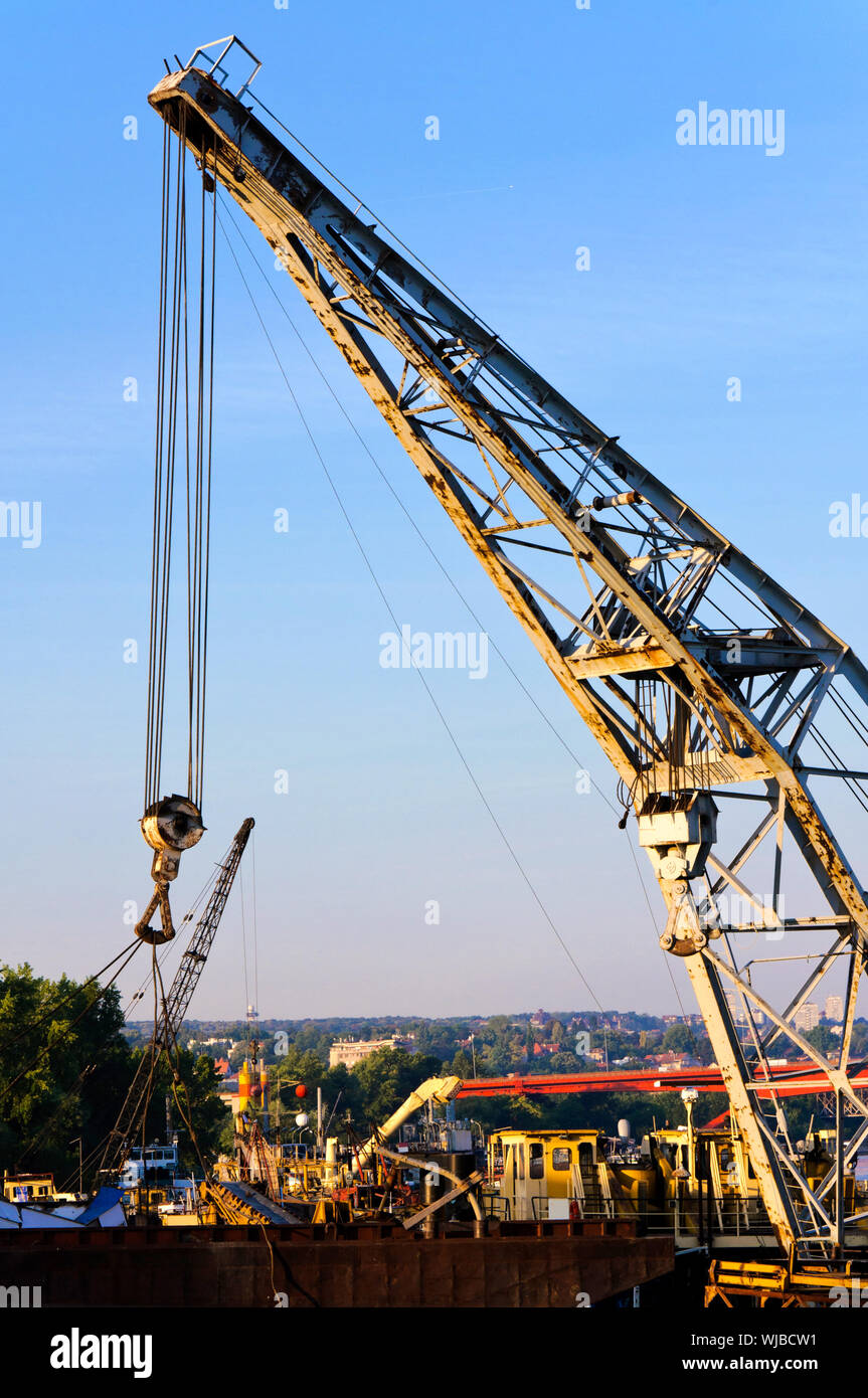 Kran auf dem Schiff Stockfotografie - Alamy