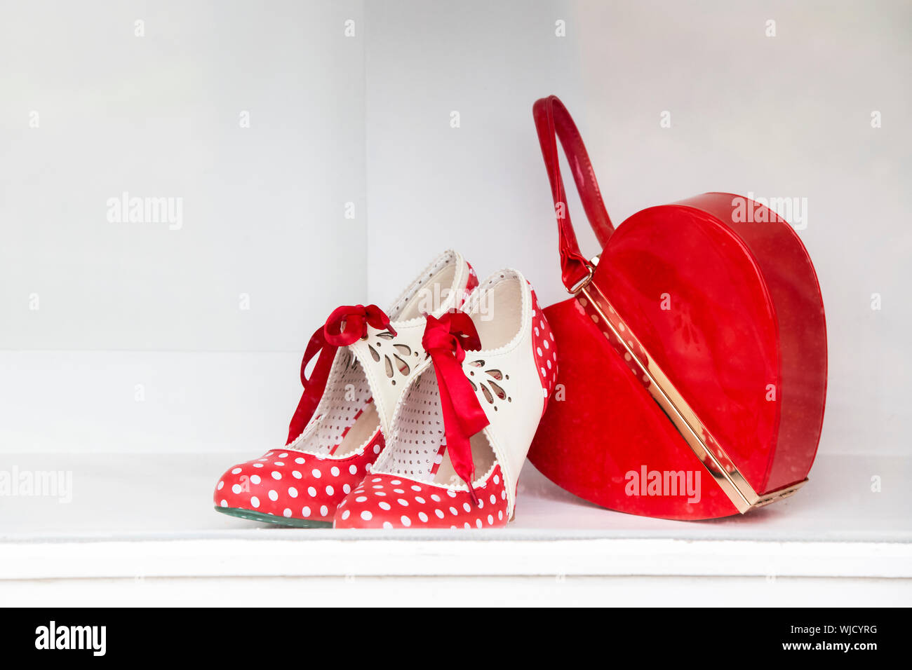 Handtasche Und Schuhe Gleiche Farbe