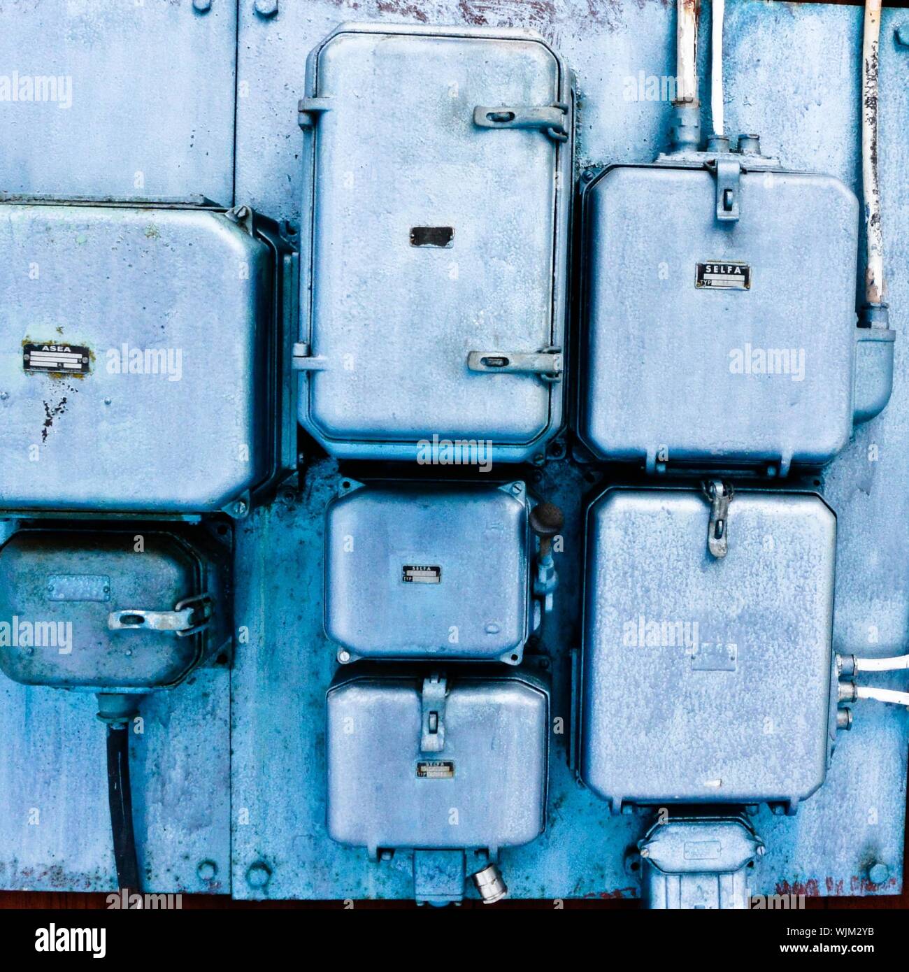 Electrical boxes -Fotos und -Bildmaterial in hoher Auflösung – Alamy