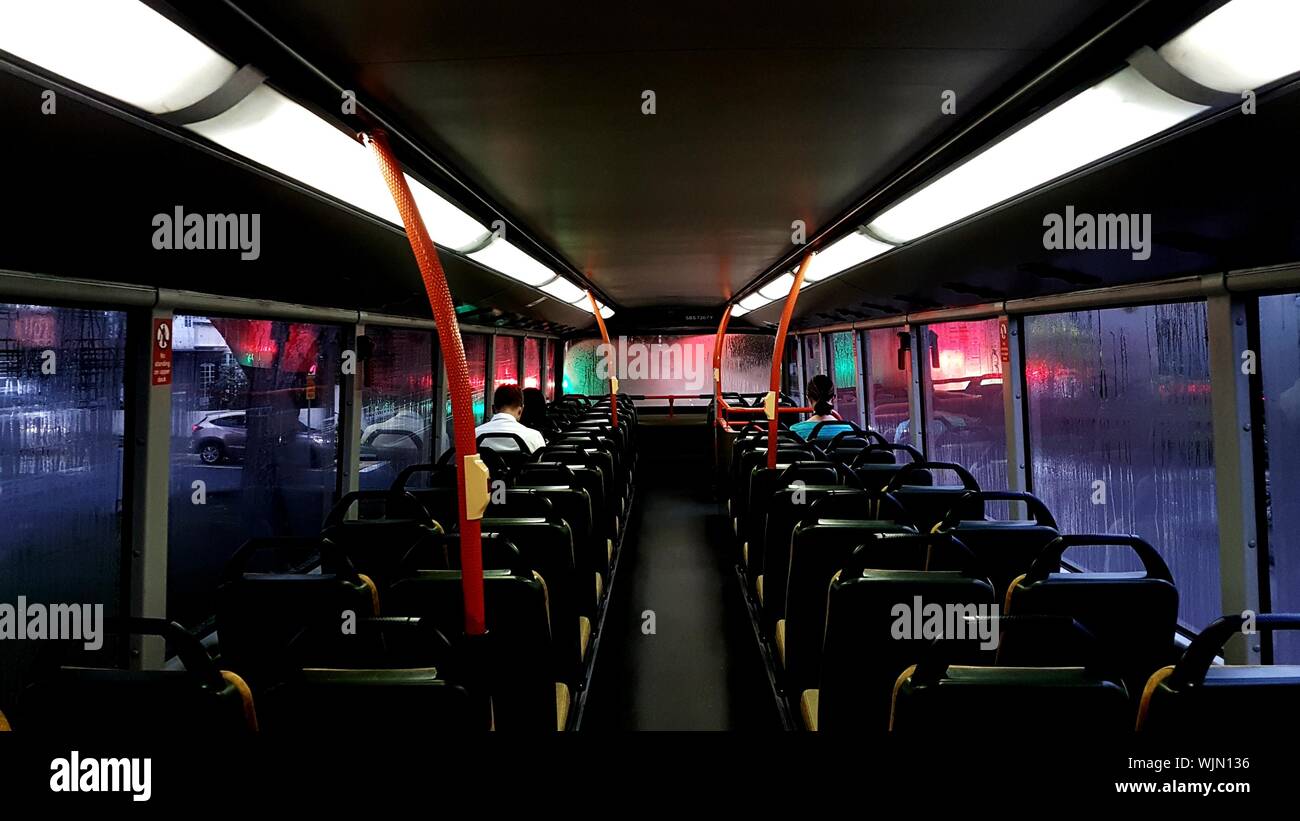 Public transport bus night in -Fotos und -Bildmaterial in hoher ...