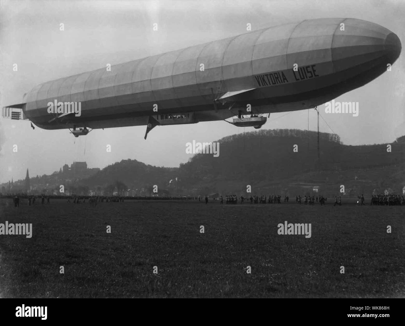 Blimp germany Schwarzweiß-Stockfotos und -bilder - Alamy