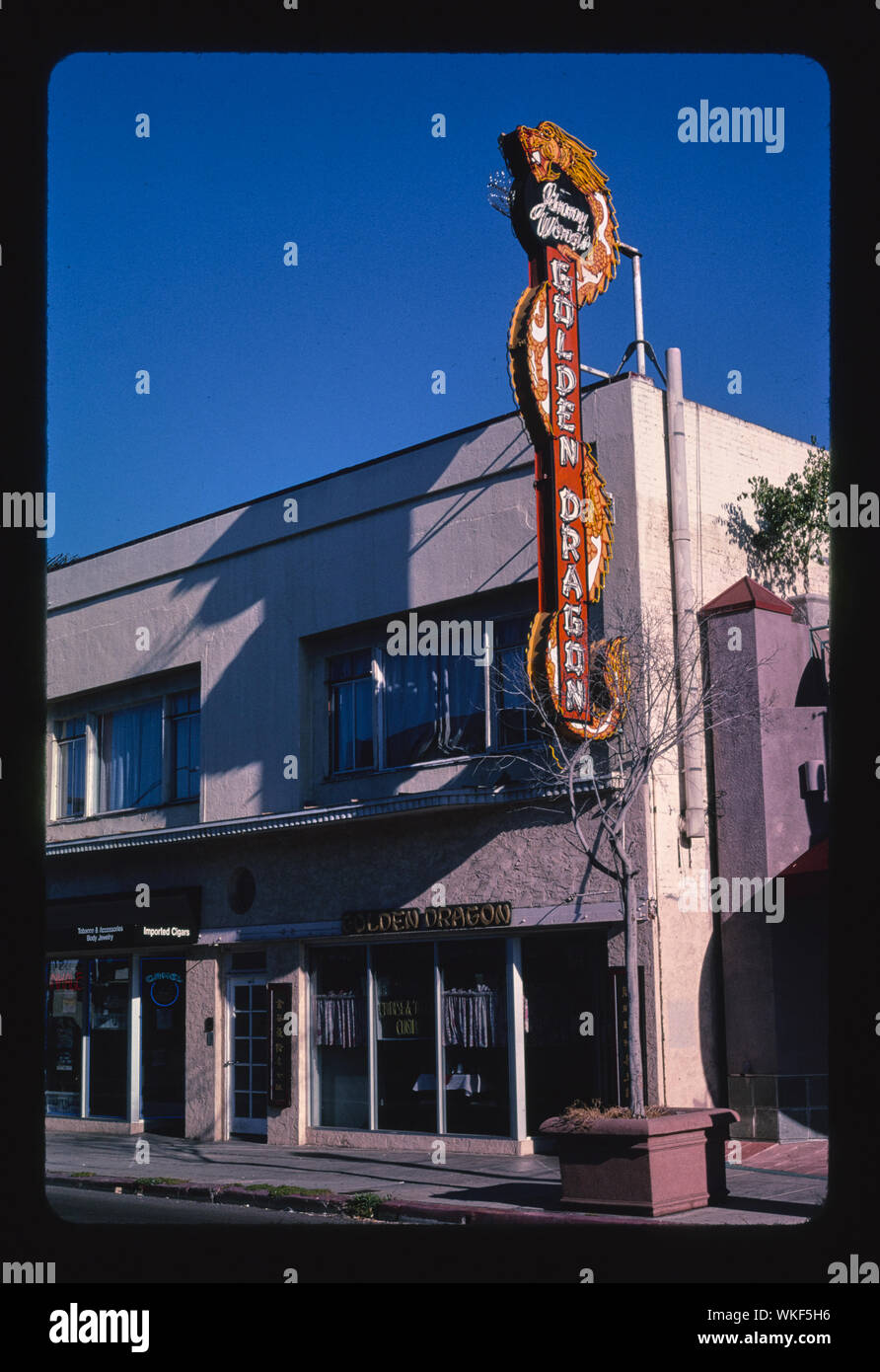 Jimmy wongs goldenes drachenzeichen -Fotos und -Bildmaterial in hoher ...