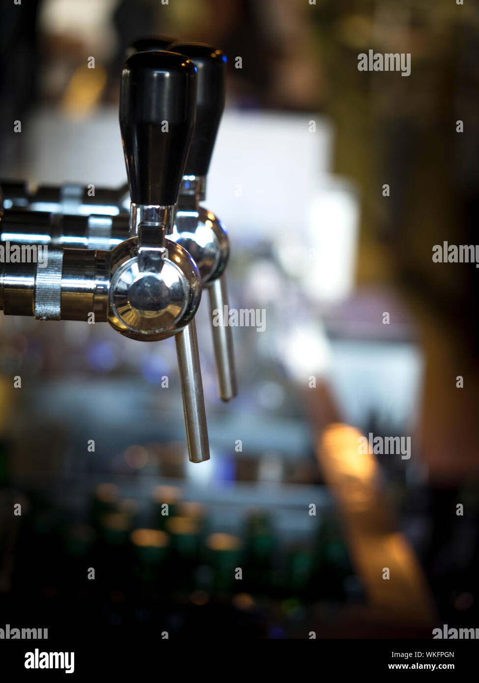 Mikrobrauerei Bier Alkohol Bar Stockfotos und -bilder Kaufen - Alamy