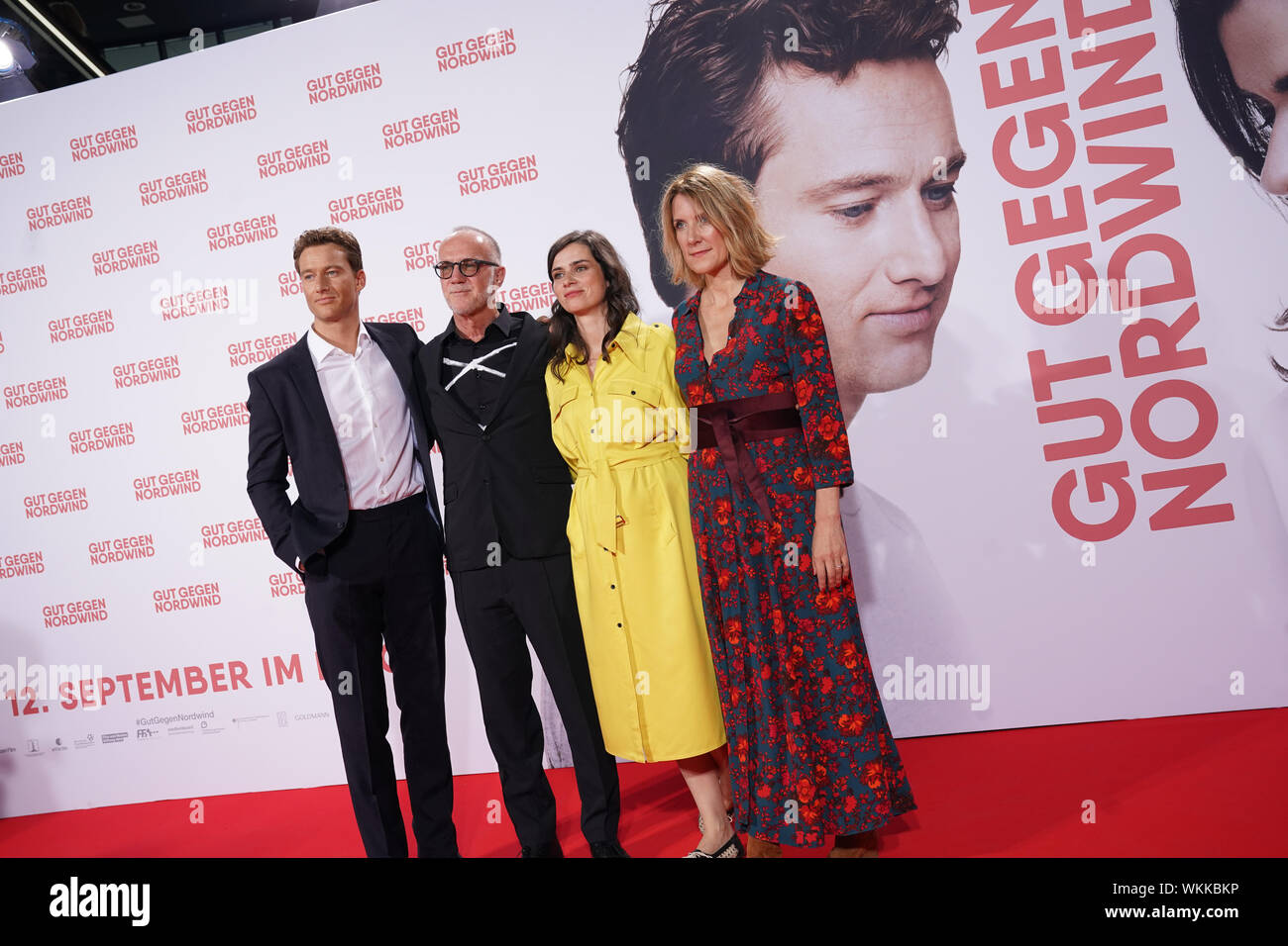 Nora Tschirner und Alexander Fehling gemeinsam mit Regisseurin Vanessa ...