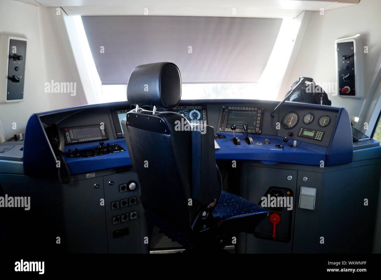 Flugzeug im cockpit -Fotos und -Bildmaterial in hoher Auflösung – Alamy