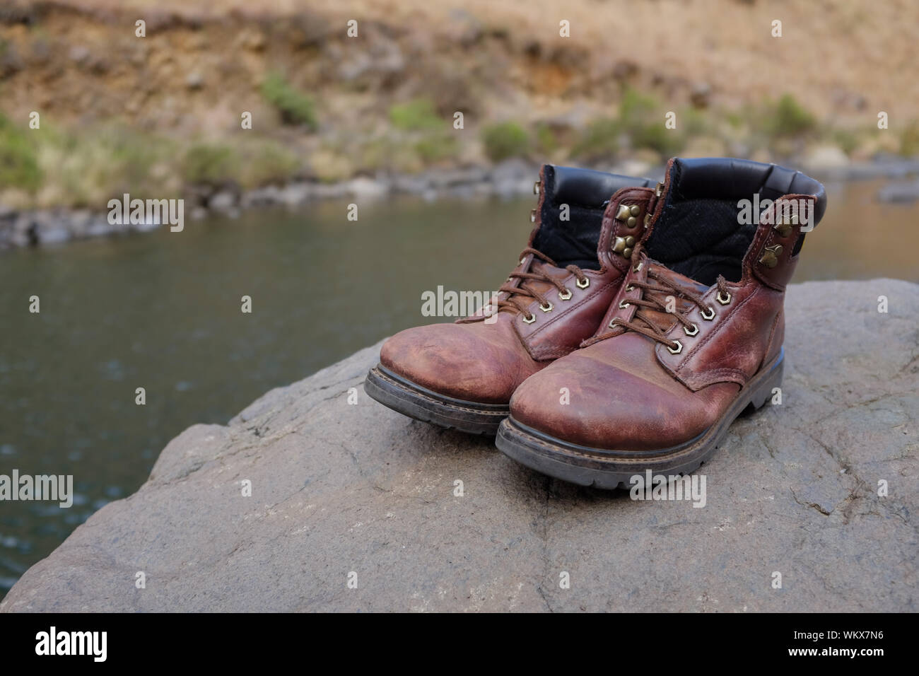Alte wanderschuhe -Fotos und -Bildmaterial in hoher Auflösung – Alamy