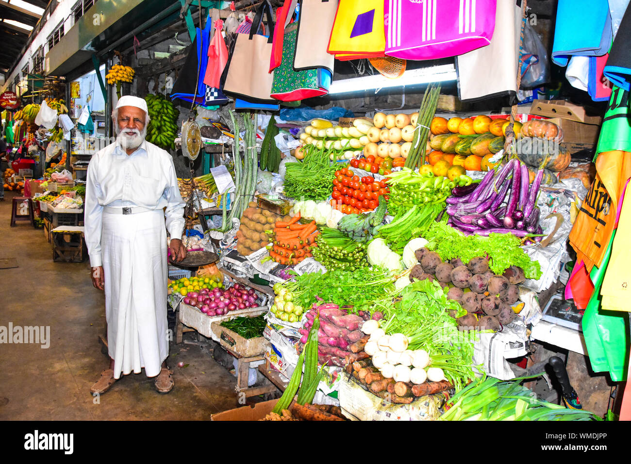 Sri lanka kandy market fruit -Fotos und -Bildmaterial in hoher ...