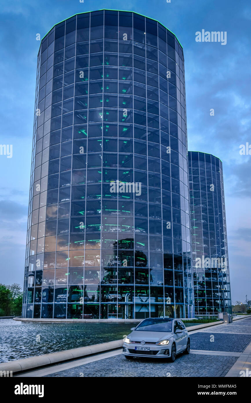 Vw autostadt wolfsburg lower germany -Fotos und -Bildmaterial in hoher Auflösung - Seite 2 - Alamy