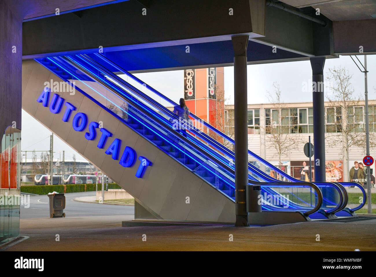 Vw autostadt wolfsburg lower germany -Fotos und -Bildmaterial in hoher Auflösung - Seite 2 - Alamy