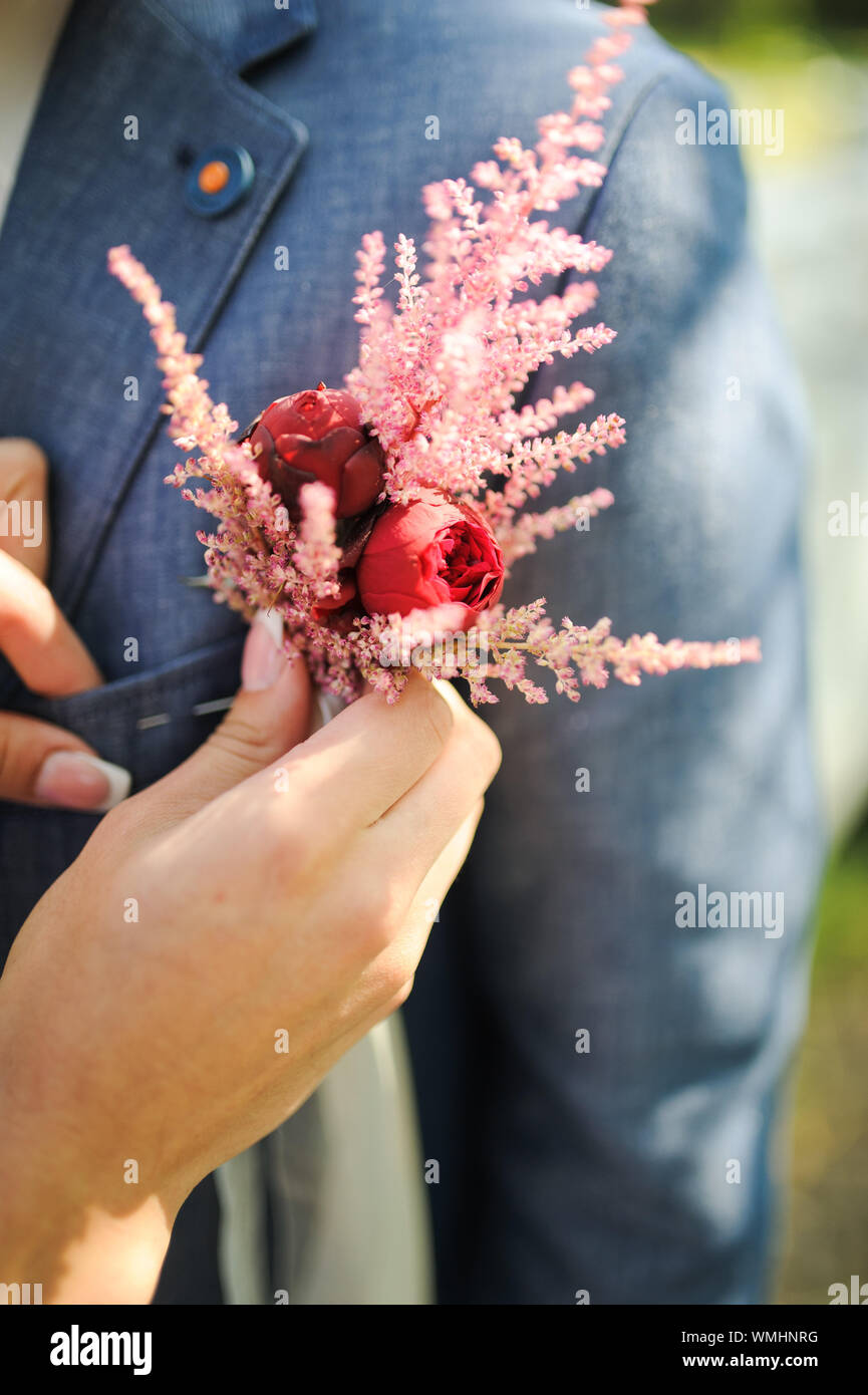 Zwei volle rosen -Fotos und -Bildmaterial in hoher Auflösung – Alamy