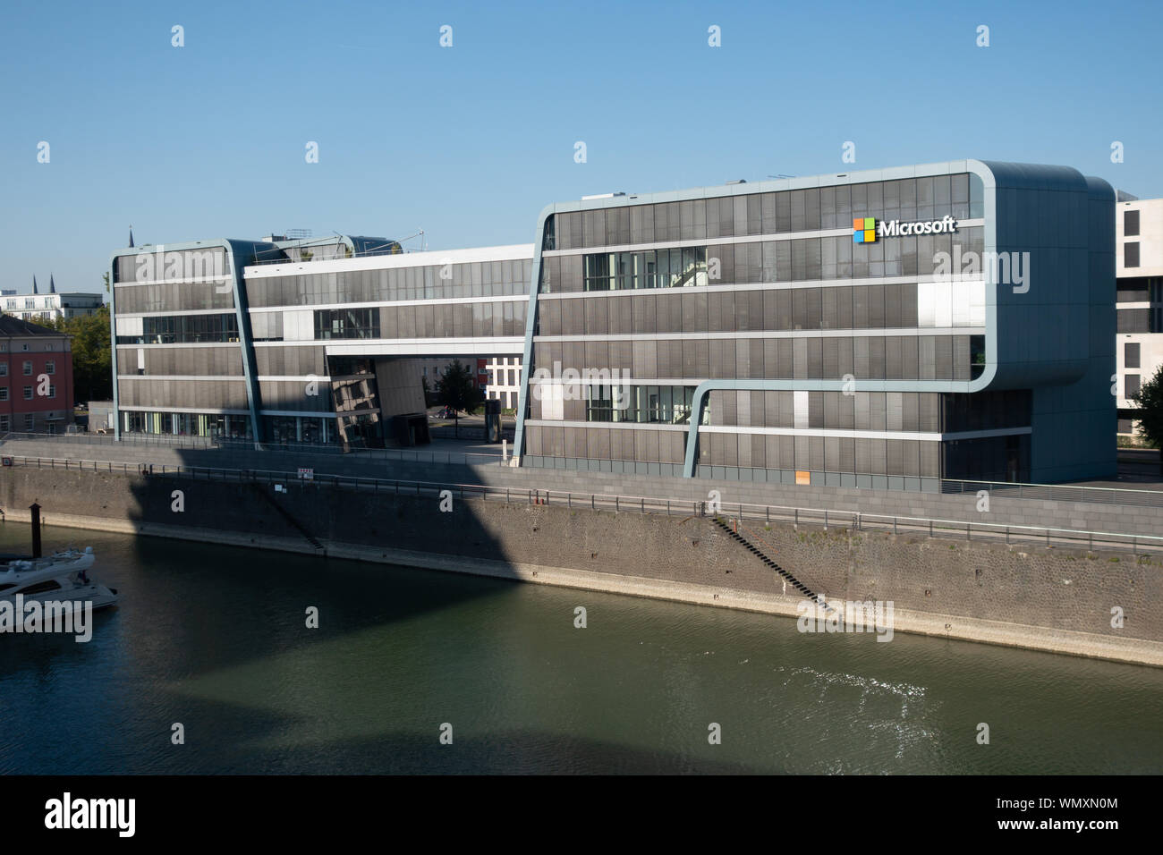 Gebäude der Microsoft Deutschland GmbH im Rheinauhafen, Köln ...
