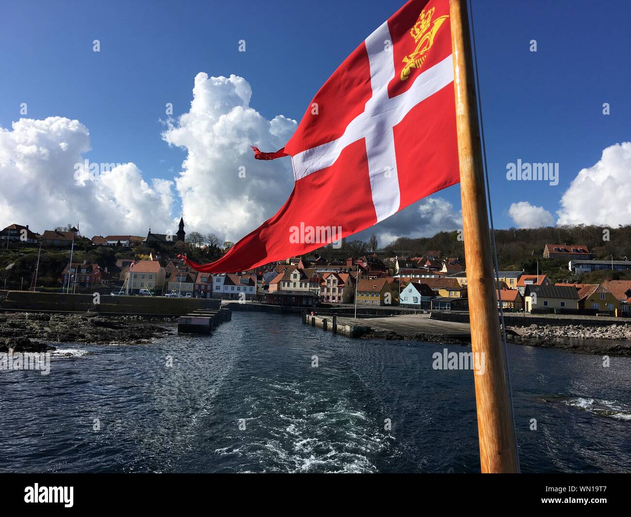 Bornholm flag -Fotos und -Bildmaterial in hoher Auflösung – Alamy