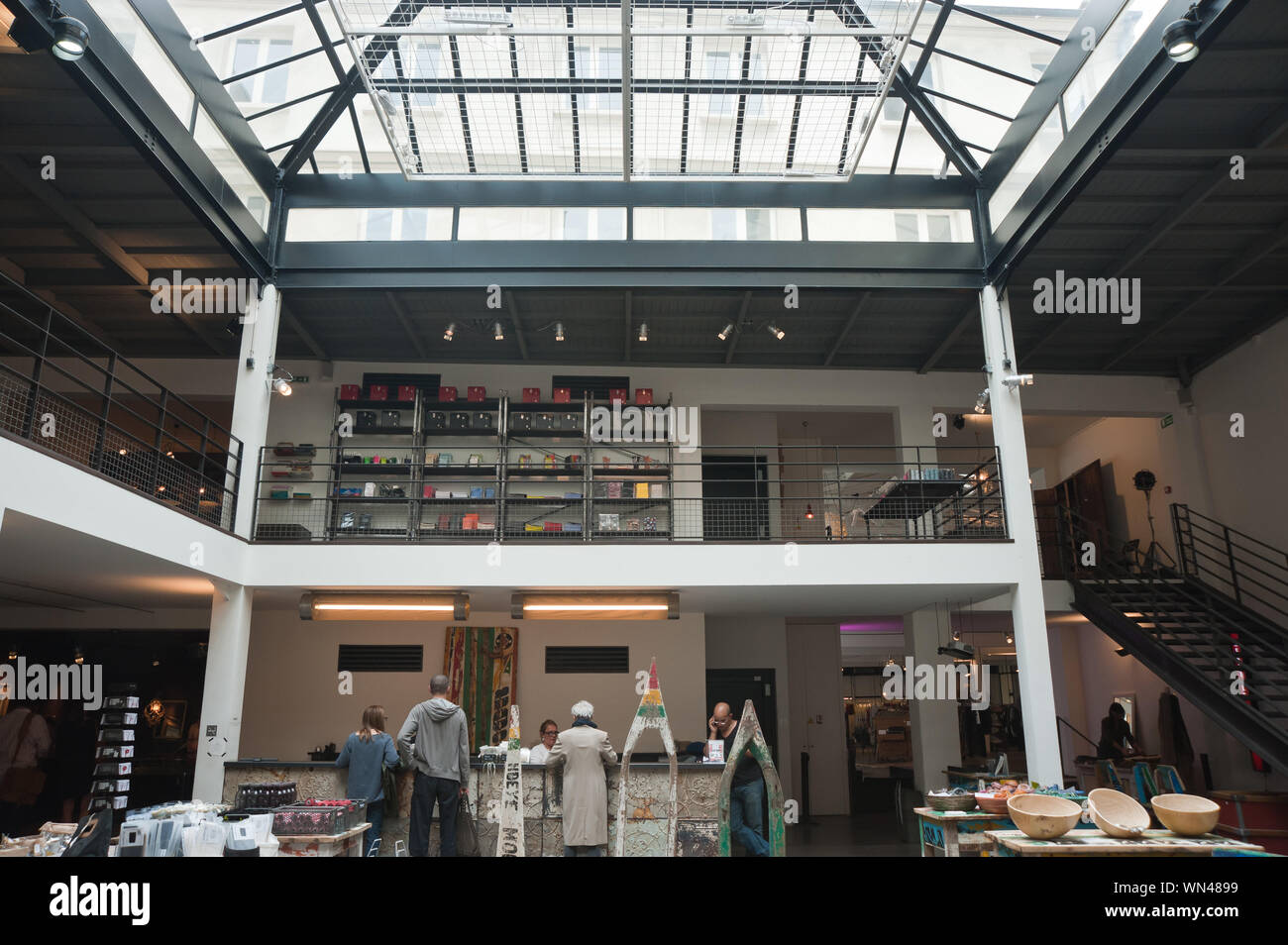 Merci paris -Fotos und -Bildmaterial in hoher Auflösung – Alamy