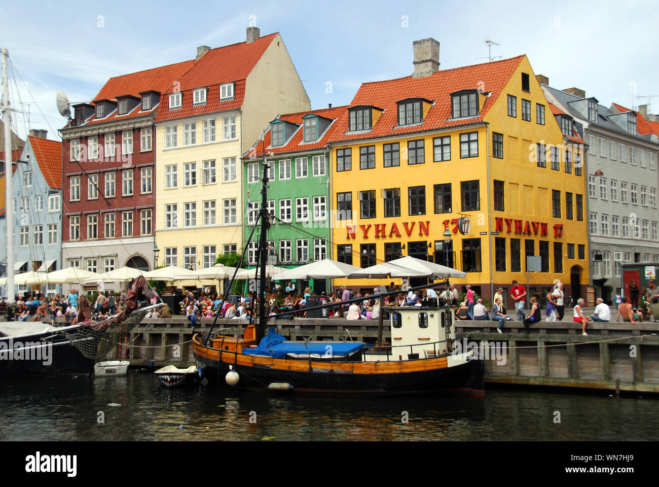 Nyhavn restaurants -Fotos und -Bildmaterial in hoher Auflösung – Alamy