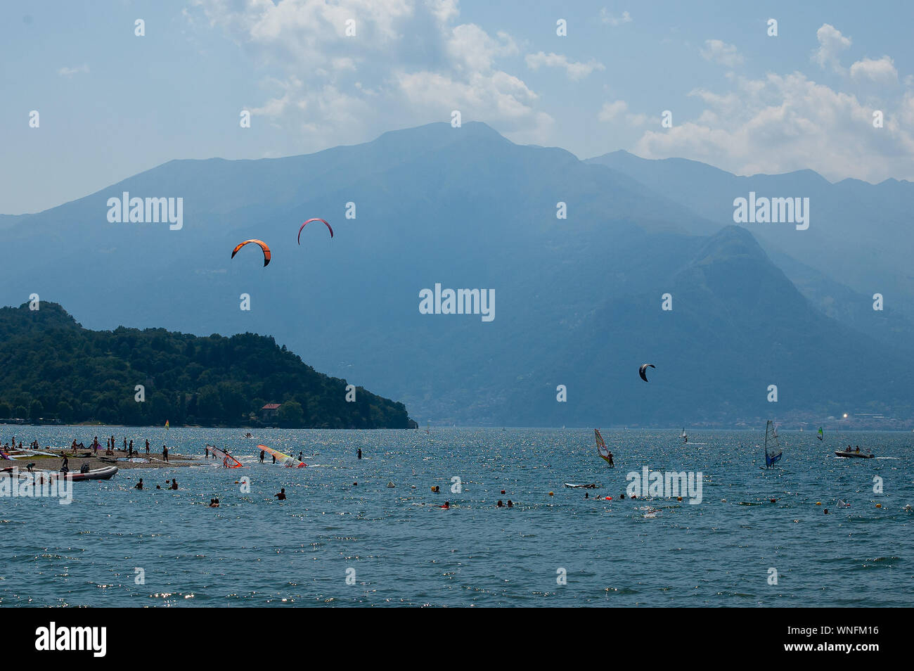 Colico strand -Fotos und -Bildmaterial in hoher Auflösung – Alamy