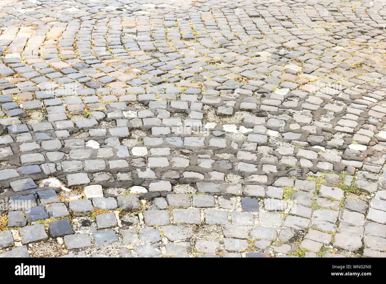 Gehsteig der Granit in der kleinen Stadt Ruhland im Land Brandenburg ...