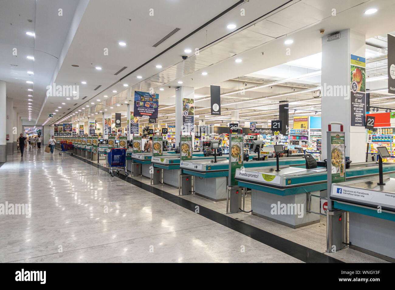 Supermarkt cash desk products -Fotos und -Bildmaterial in hoher ...