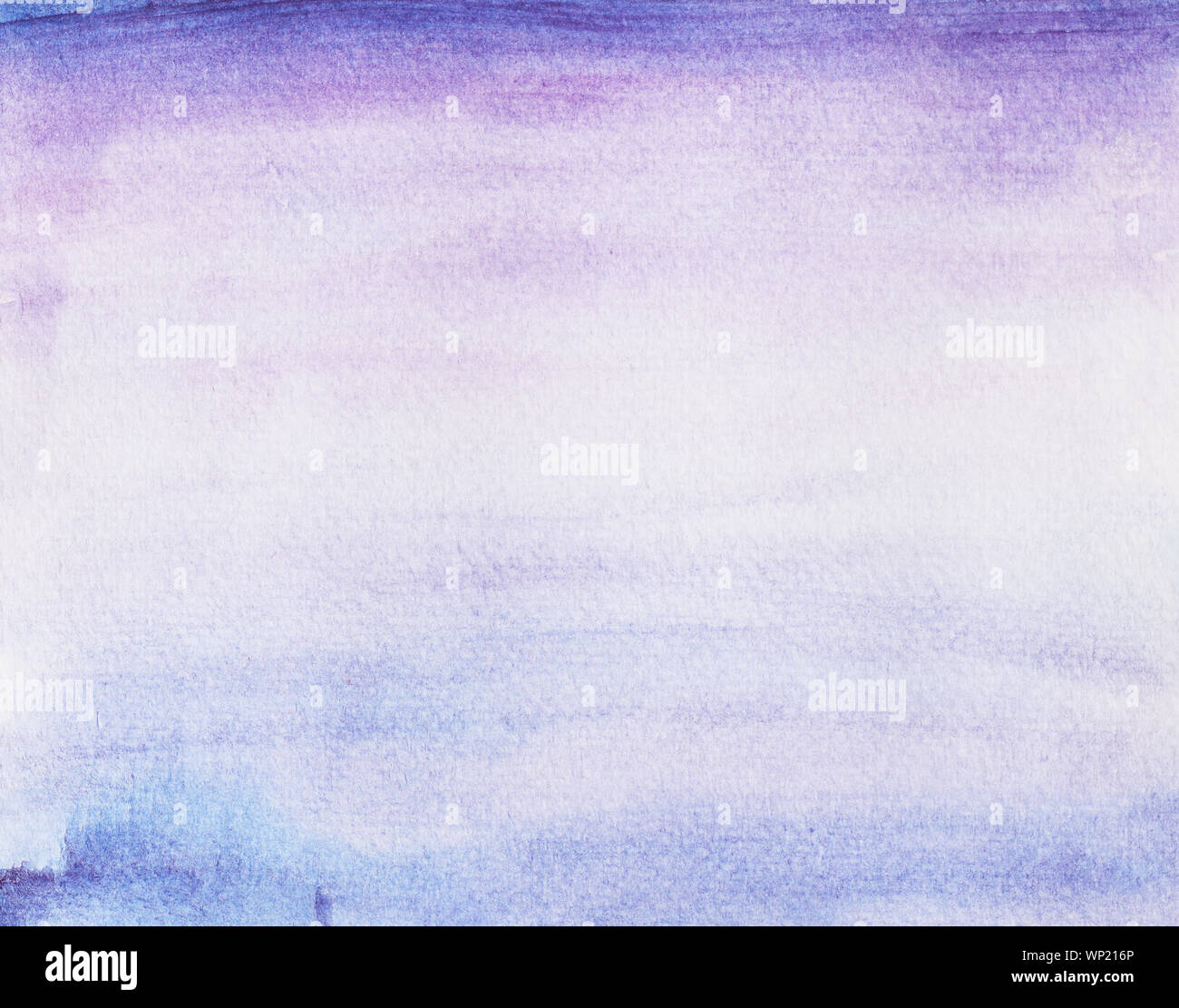 Farbverlauf von dunkel zu hell, lila Flecken auf weiße Oberfläche ...