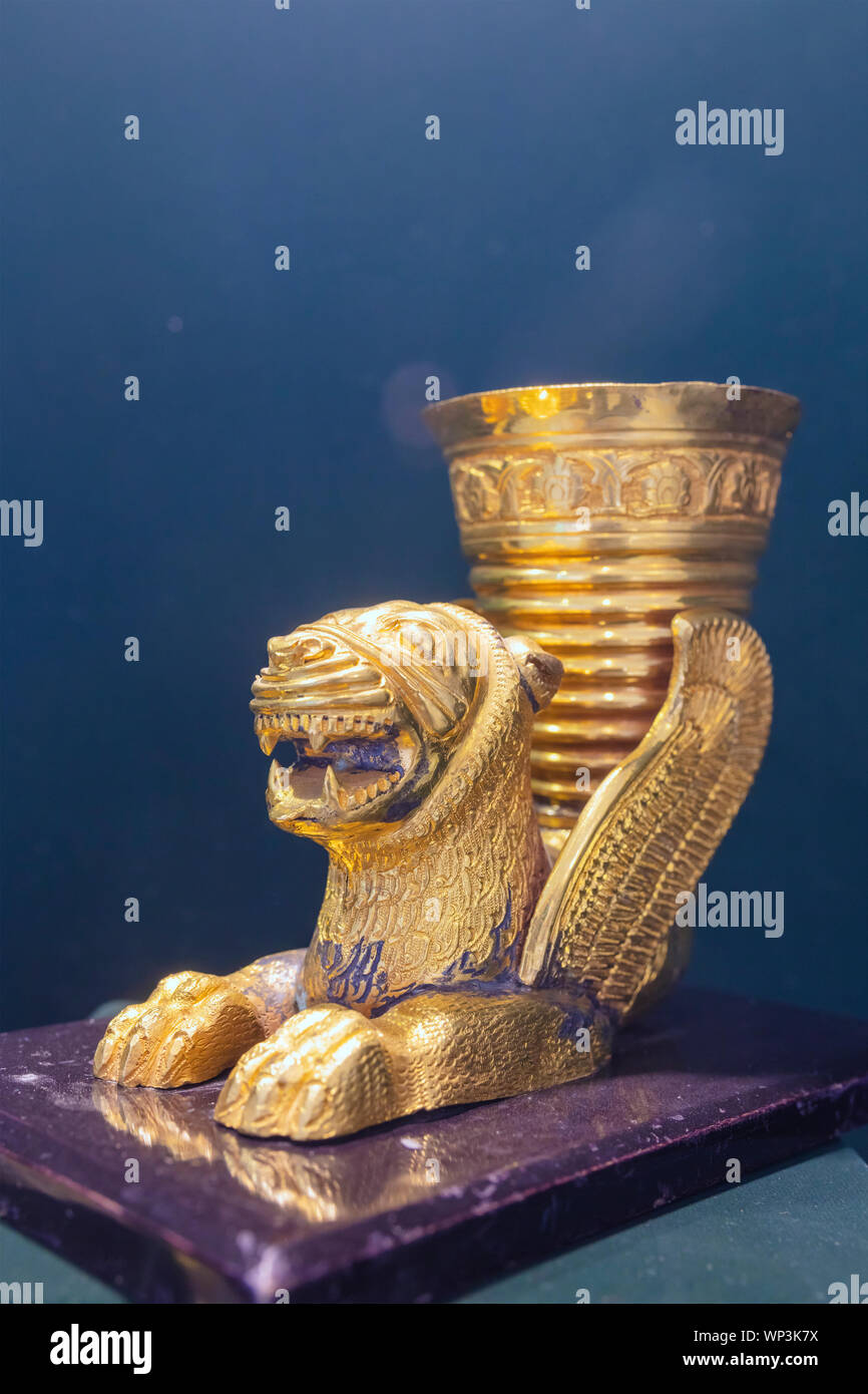 Goldener rhyton -Fotos und -Bildmaterial in hoher Auflösung – Alamy