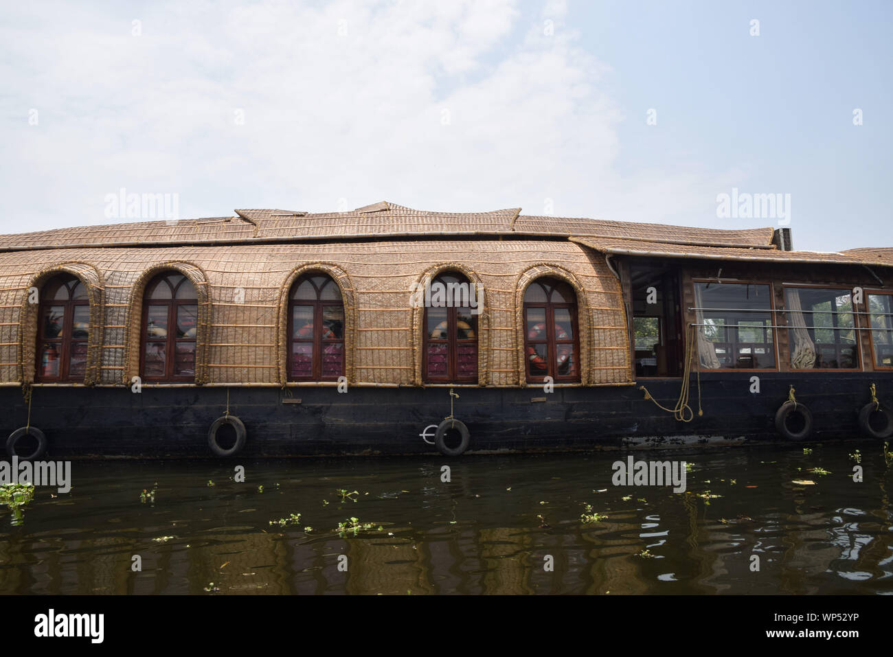 Hausboot urlaub fluss -Fotos und -Bildmaterial in hoher Auflösung – Alamy