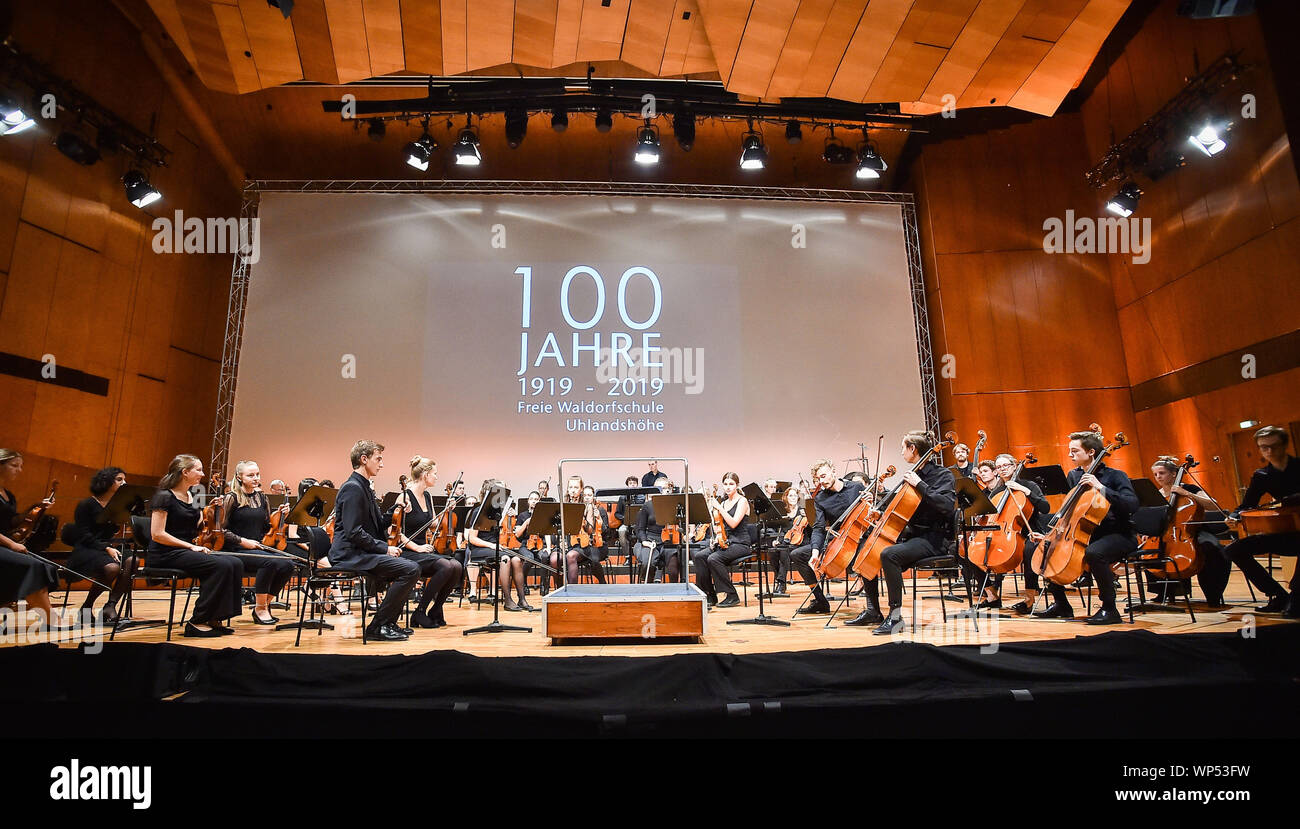 Waldorfschule uhlandshöhe -Fotos und -Bildmaterial in hoher Auflösung ...