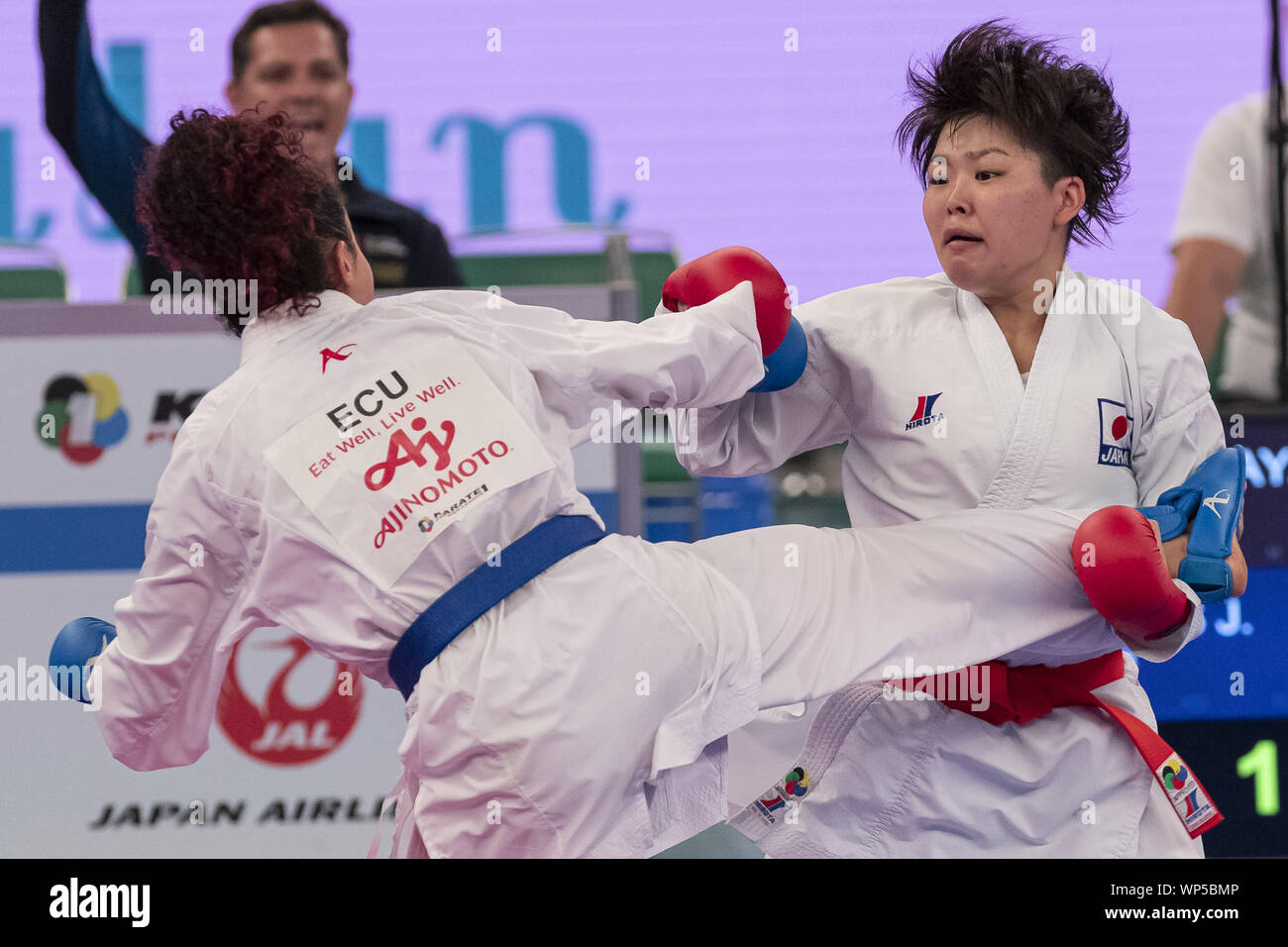 Tokio, Japan. 7. Sep 2019. Maya Suzuki von Japan (rot) kämpft gegen ...