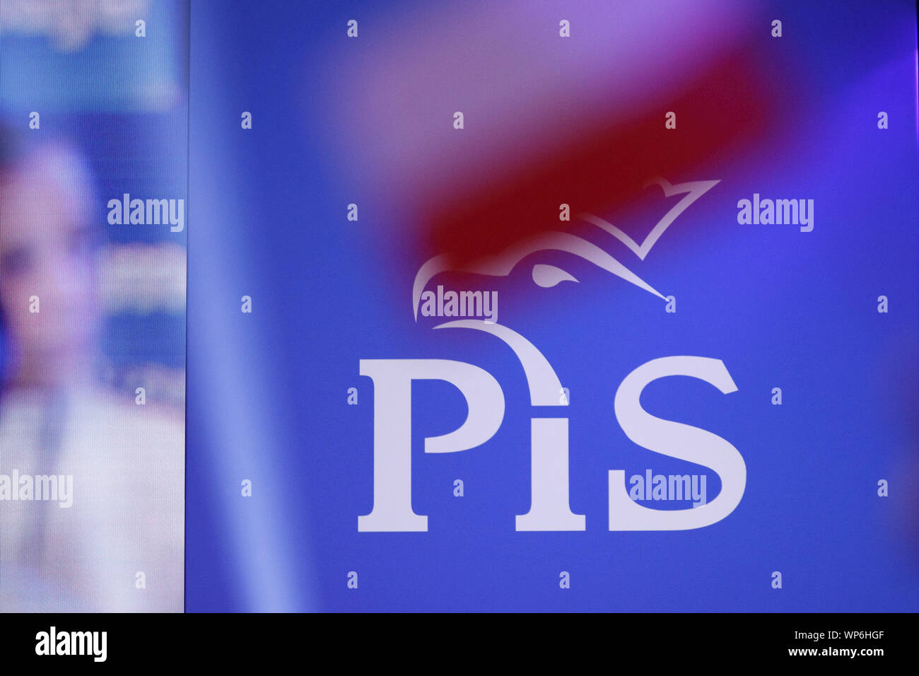 Pis logo -Fotos und -Bildmaterial in hoher Auflösung – Alamy