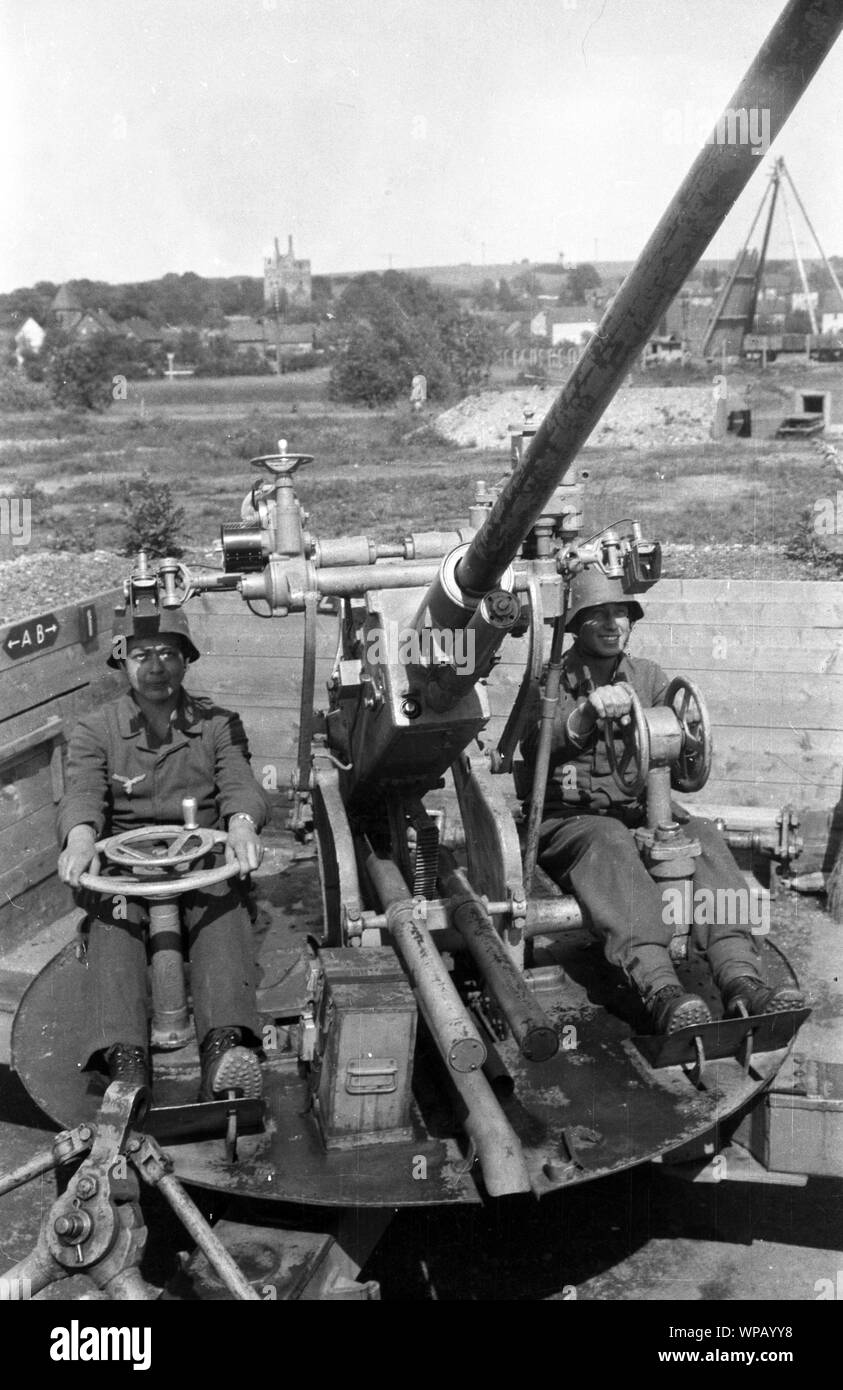 Wehrmacht Heer/Luftwaffe Flugabwehrkanone FLAK 3,7 cm/37 mm - Anti Aircraft Gun 3,7 cm/37 mm ...