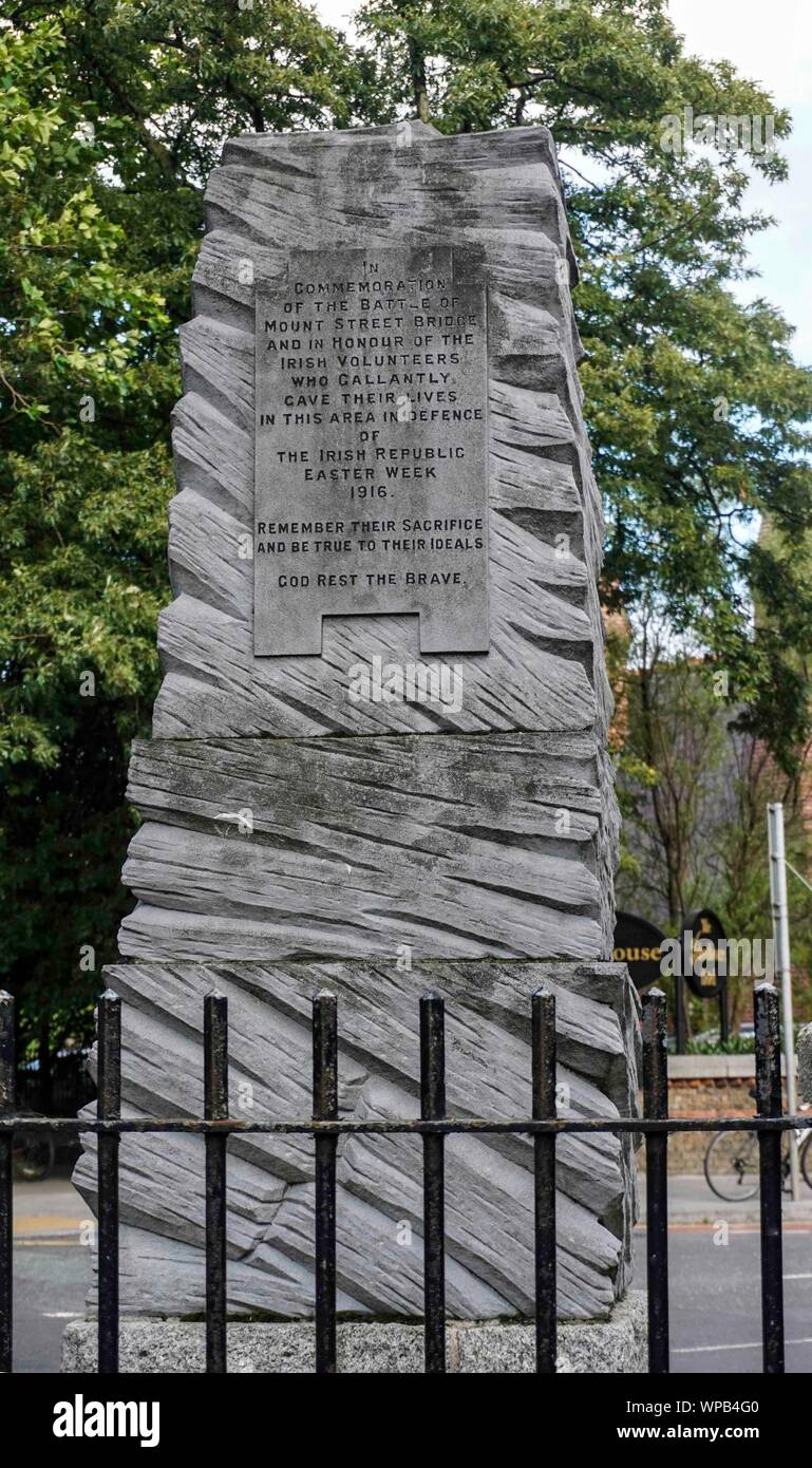 Ein Denkmal auf dem Mount Street Bridge, Dublin, Irland, zum Gedenken ...